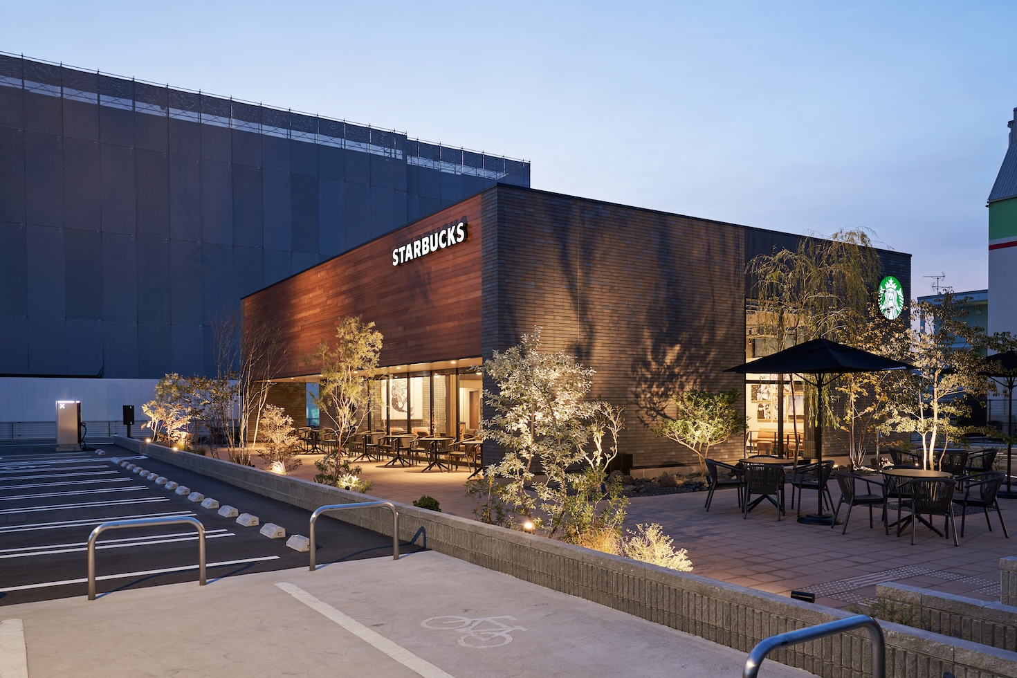 Starbucks nears 2025 goal for 10,000 ‘greener stores’ - ES Management